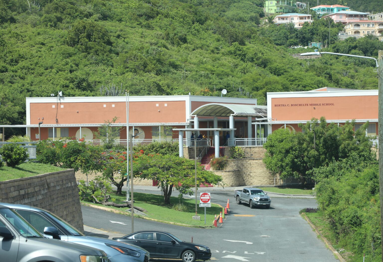 Boschulte Middle School Closed Monday, Broken Water Line | St. Thomas ...